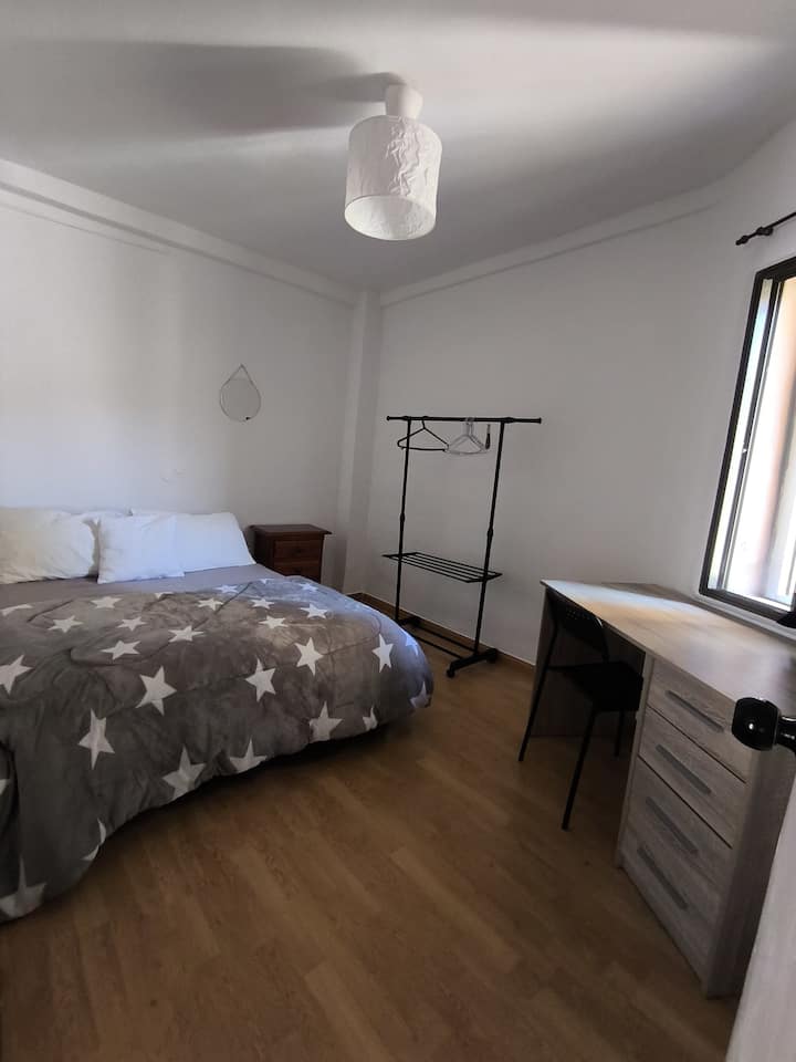 Habitación En Piso Compartido - Alcalá de Henares