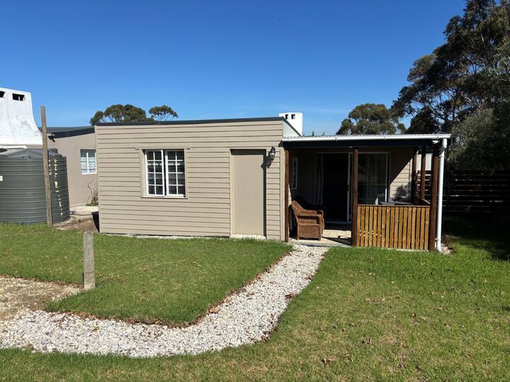 Garden Cottage @ 5 On Church - Pearly Beach