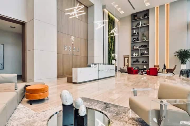 Beautiful And Cozy Apartment In Downtown Doral - Doral, FL