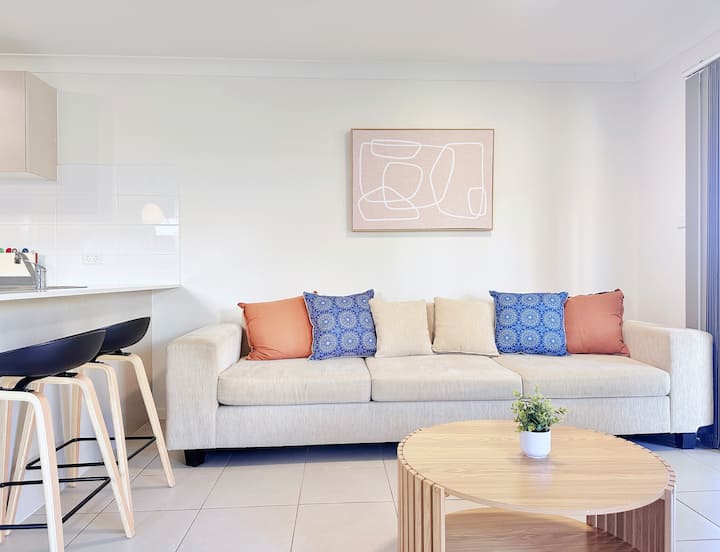 Cozy 4br W/ Game Room | Close To 2 Train Stations - Blacktown