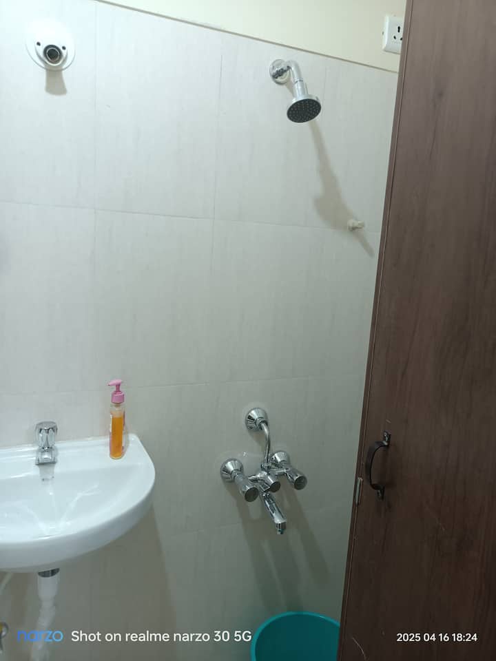 2 Bhk Apartment At Gb Road Ovale Thane West - 塔那