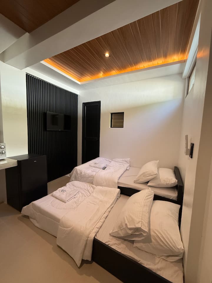 Casa Manolo Tower Room 1 - Calatagan