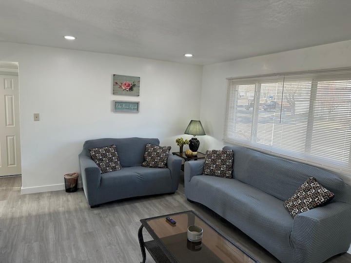 Perfect, Remodeled 2 Bedrooms Apartment - Green River, WY