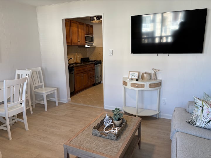 Cozy Beach Condo, Sleep 4/5 - Ocean City, NJ