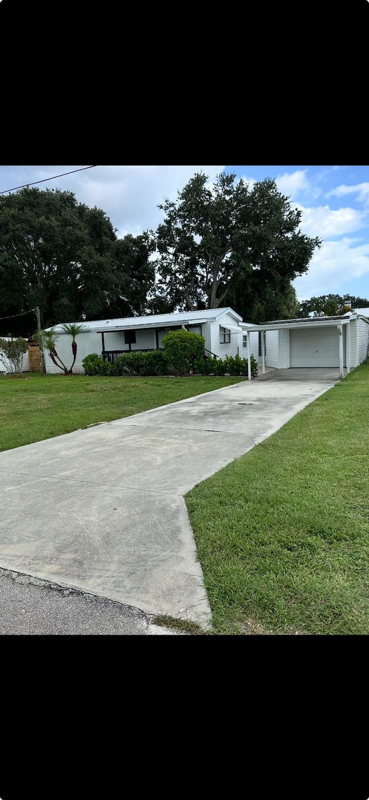 Big Oak Retreat - Okeechobee, FL