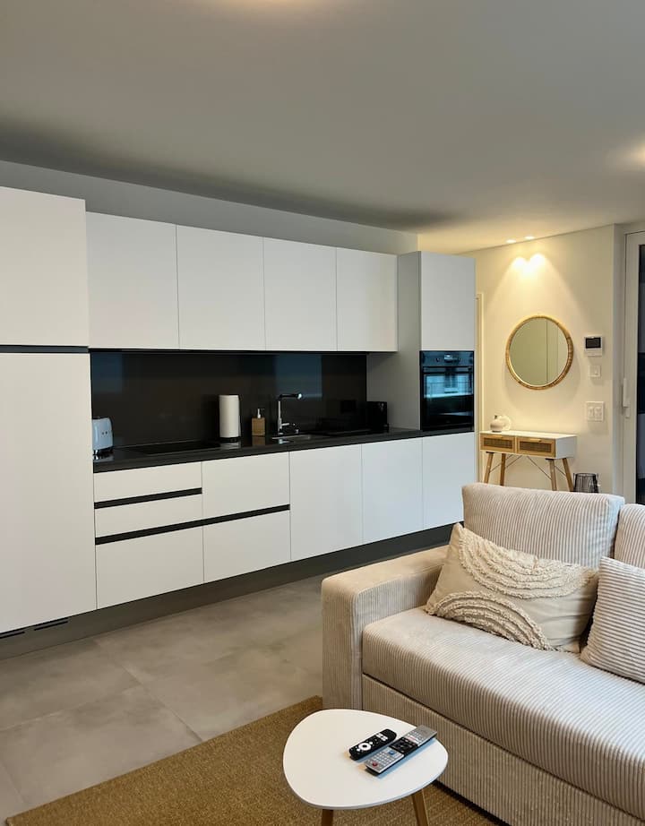 A Due Passi Dalla Città Vecchia - Locarno