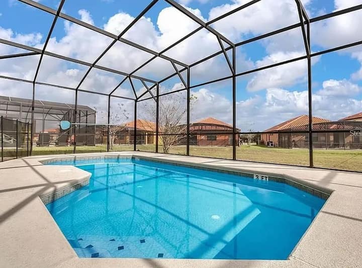 Golf Course Villa With Pool, Resort Access Inc - 대븐포트