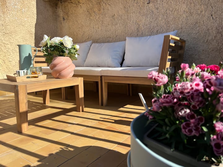 Cocon Intra-muros Avec Terrasse : Calme Et Confort - Avignon