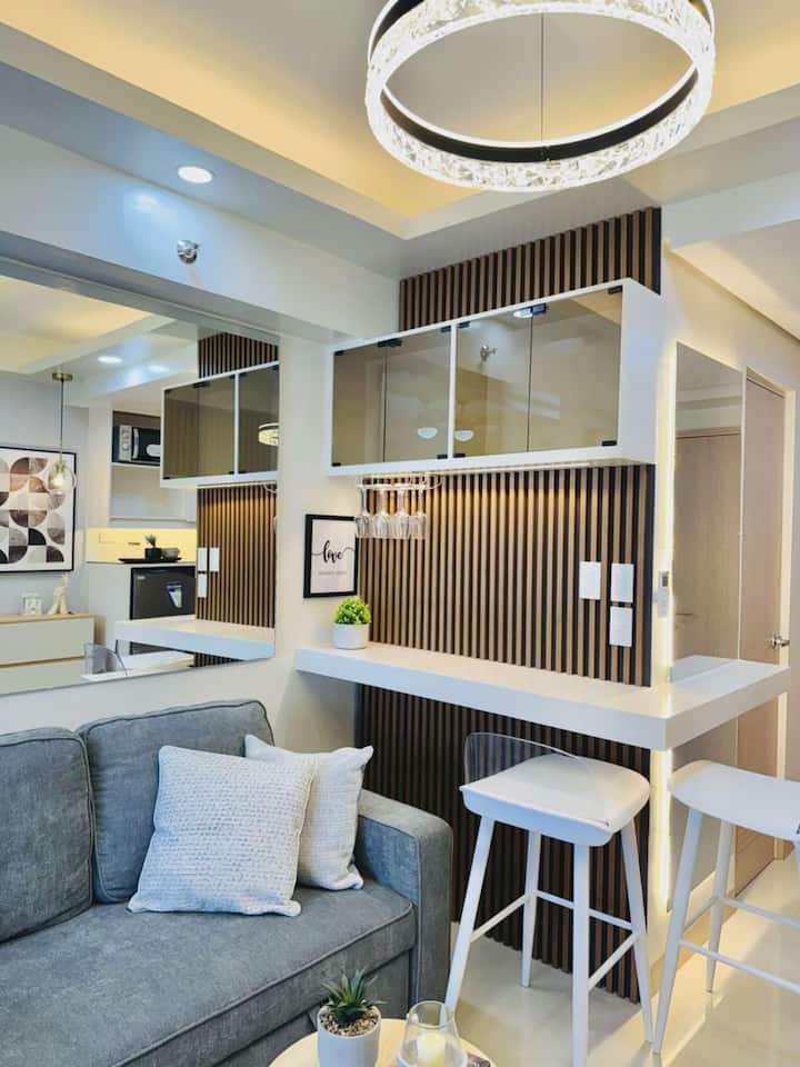 Pool View Studio With Balcony | Style Residences - Iloilo City