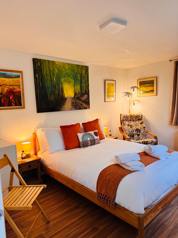 Laurie’s Woodside Cabin - Painswick