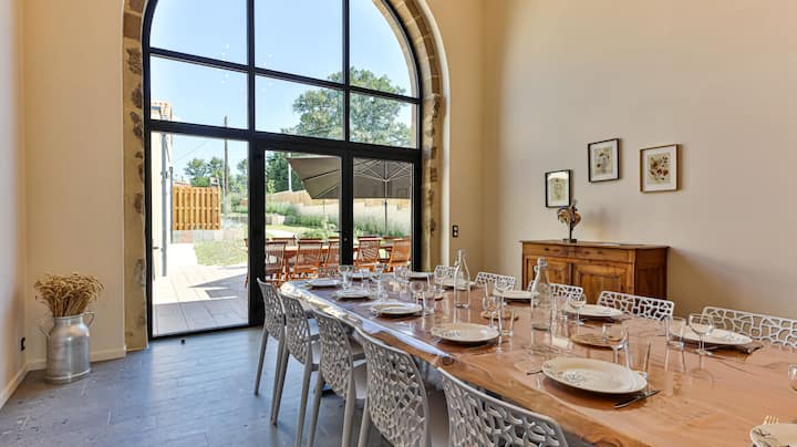 Grange Avec Piscine Intérieure Près Du Puy Du Fou - France