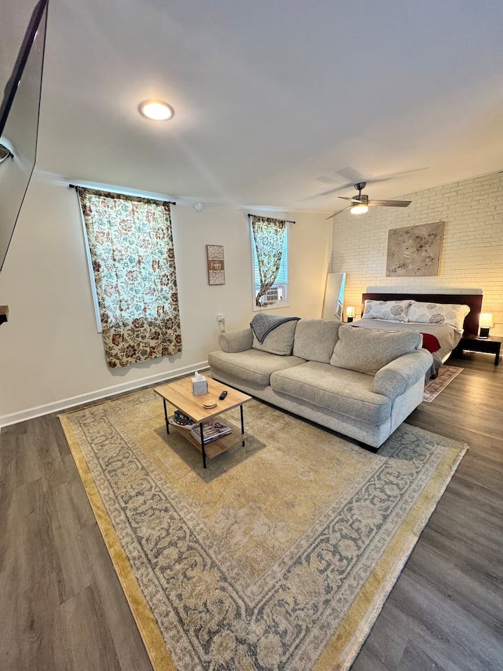 Cozy Escape Studio Apartment - Moncks Corner, SC