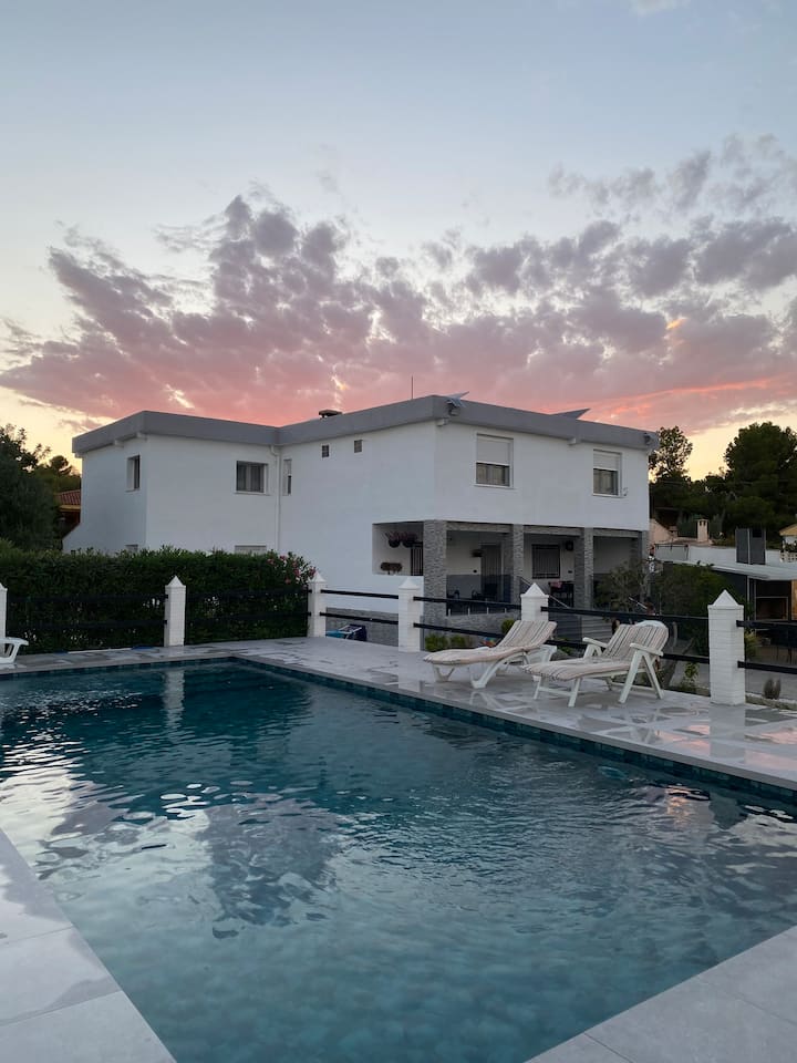 Casa Familiar Con Piscina Y Bbq - Cheste