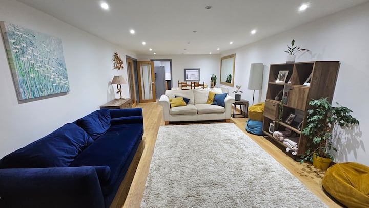 Large Apartment By The Beach - 康瓦耳