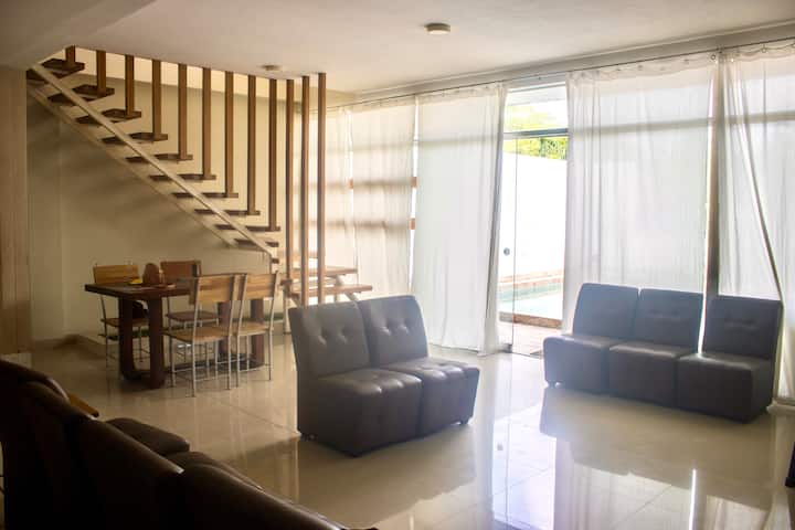 Casa Con Piscina, Wi-fi, Aire Acondicionado - Iquitos