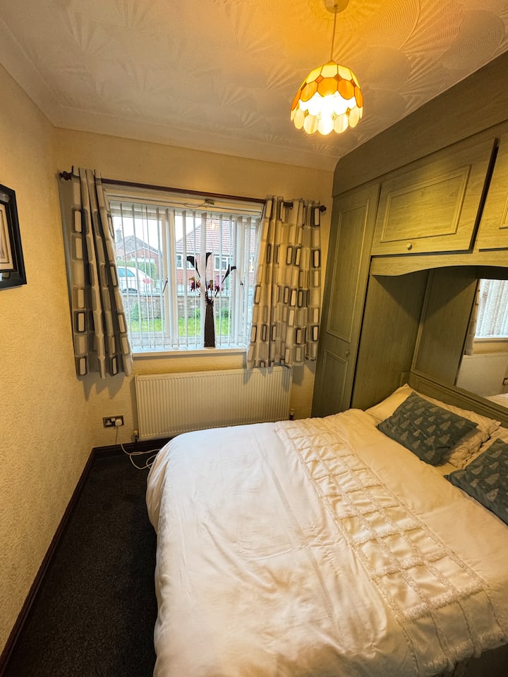 Beautiful Two Bedroom Bungalow - Bolton