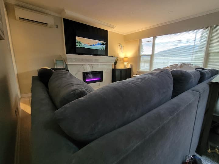 2 Bed + Backyard W/ Outdoor Dining On Deck - Penticton