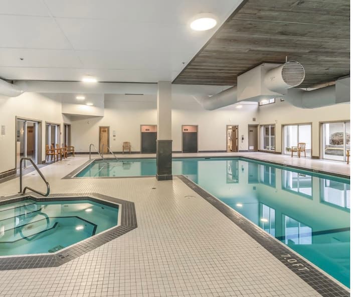 Hot Tub Open Old Forest Suite Indoor Pool + Sauna - Parksville