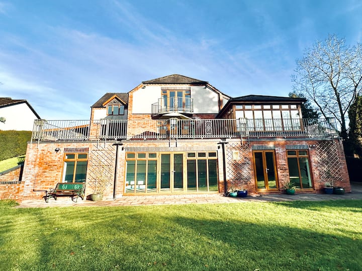 Maltfield Riverside Pool Retreat - Welshpool