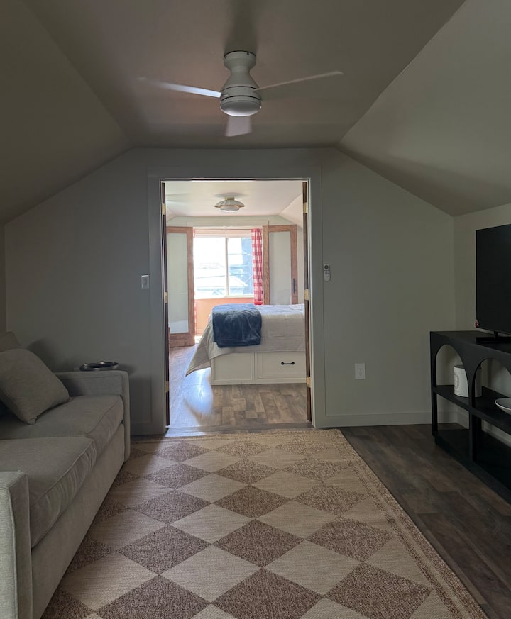 Walkable Village Apt - Wfh & Hike Minnewaska - Kerhonkson, NY