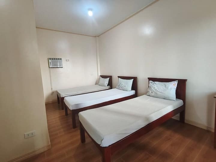 Room Good For 3 Pax In Badian - Badian