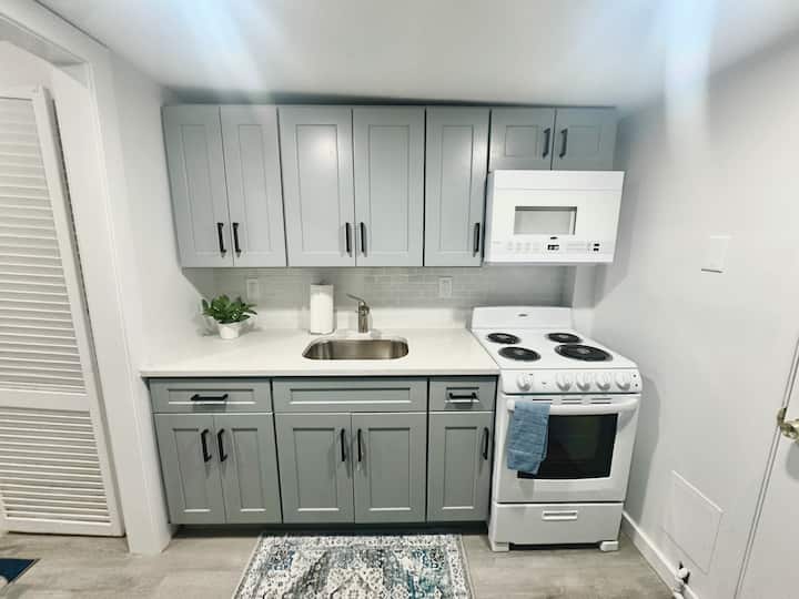 Long Island Bungalow Experience - Newly Renovated - Deer Park, NY