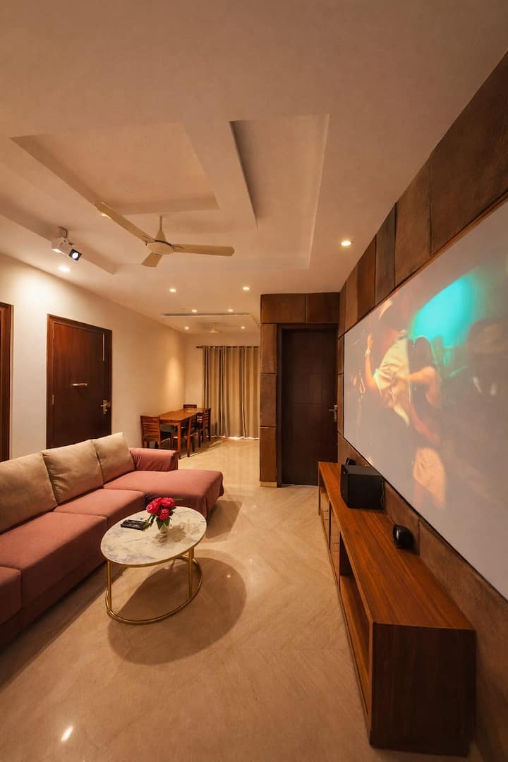 5. 3bhk Lux Apt With Theatre Exp. By Instay - Gurugram