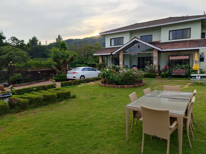 Blue Door Homes Mahableshwar Best Villa - Mahabaleshwar