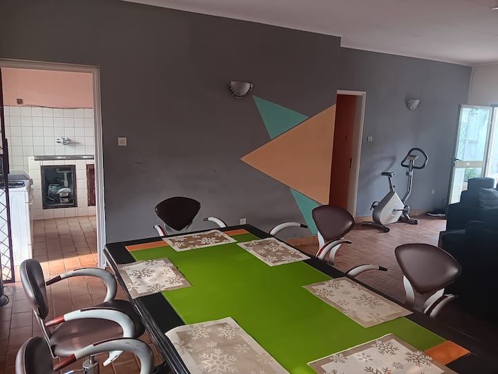 Maison De Vacances à Petit Prix - Brazzaville