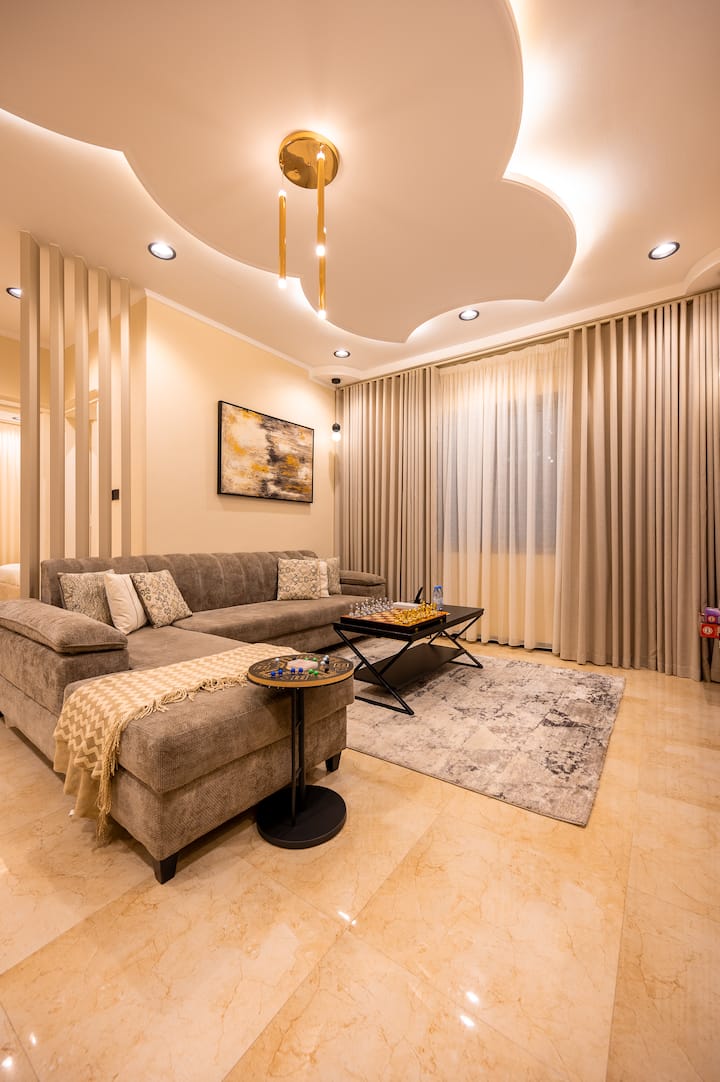 غرفتين نوم وصالة حديثة  شاشة 75بوصة - Jeddah