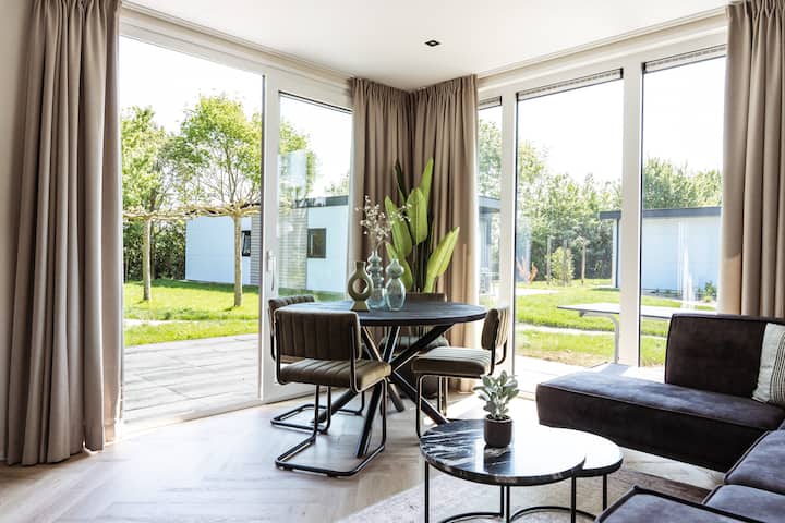 Modern Lakeside Chalet | Peaceful Getaway (306) - Alphen aan den Rijn