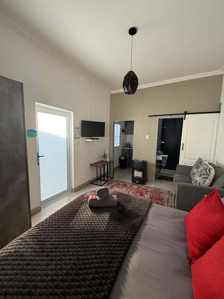 Cozy Sandton Cottage - Sandton