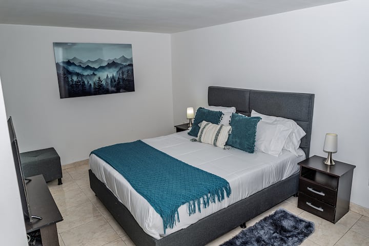 Central Studio Apartment, Separate Kitchen, Quiet - Acacias