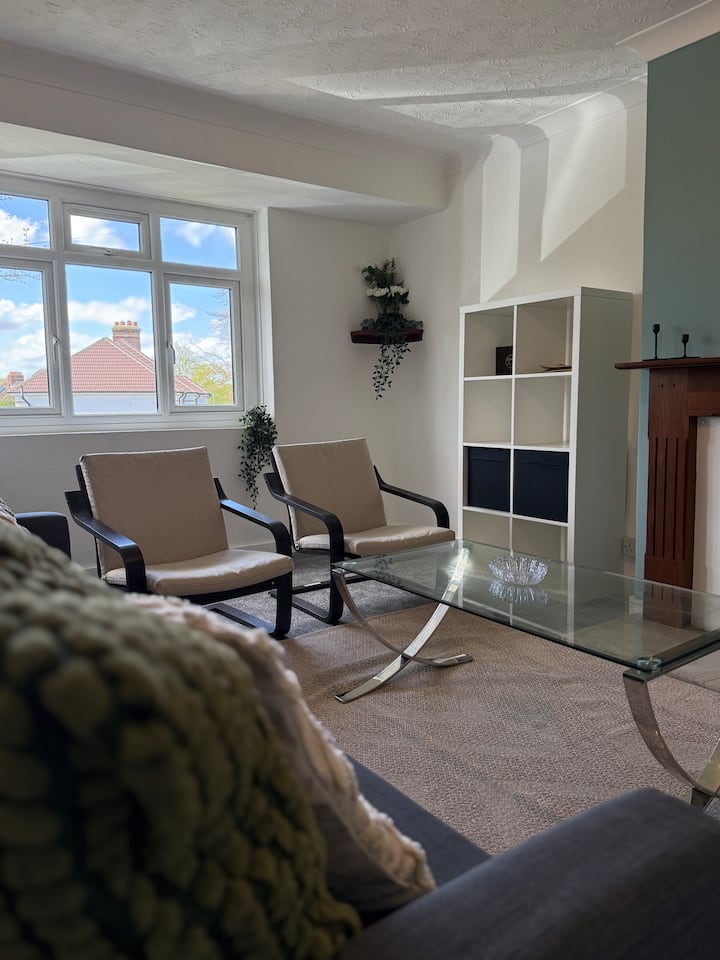 Spacious Room For Professionals - Maidstone