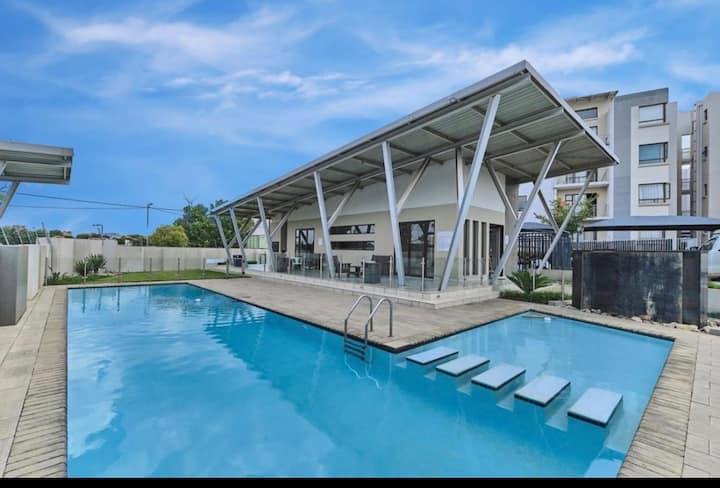 Broadacres Apartment-work Or Play -Swimming Pool - Lanseria