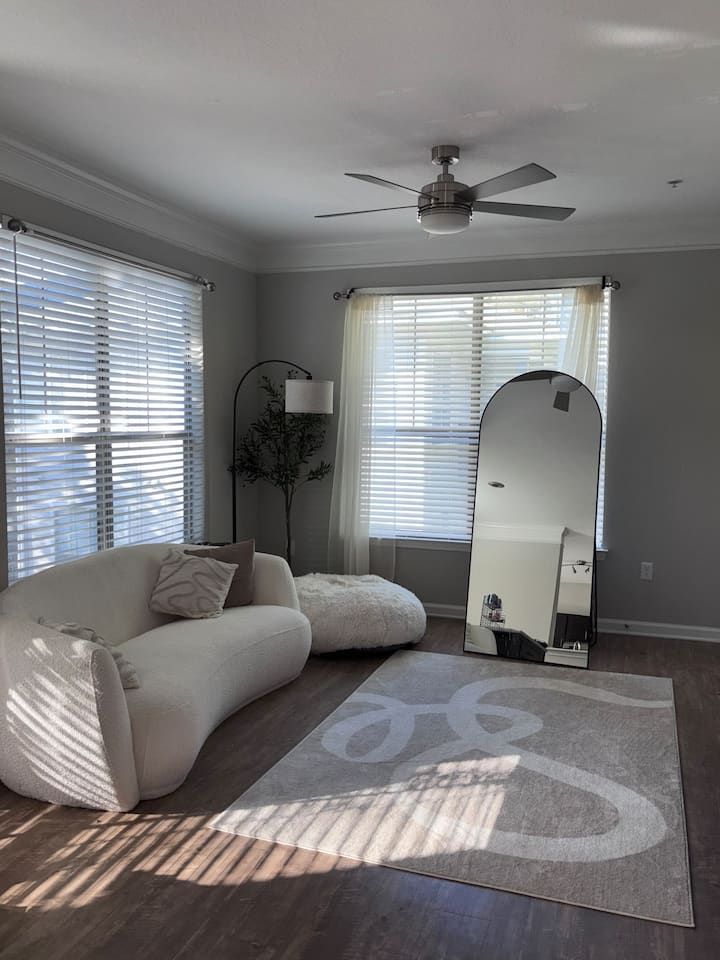 Luxury Apartment In Kennesaw - Kennesaw, GA