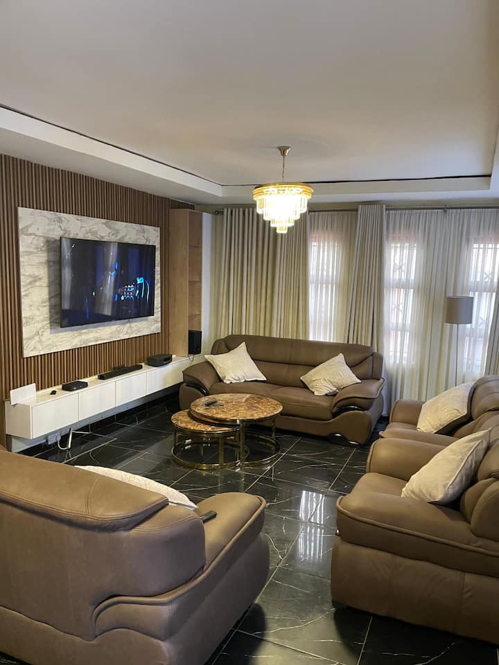 3 Bedroom Home | Solar, Wi-fi & Secure Parking - Harare