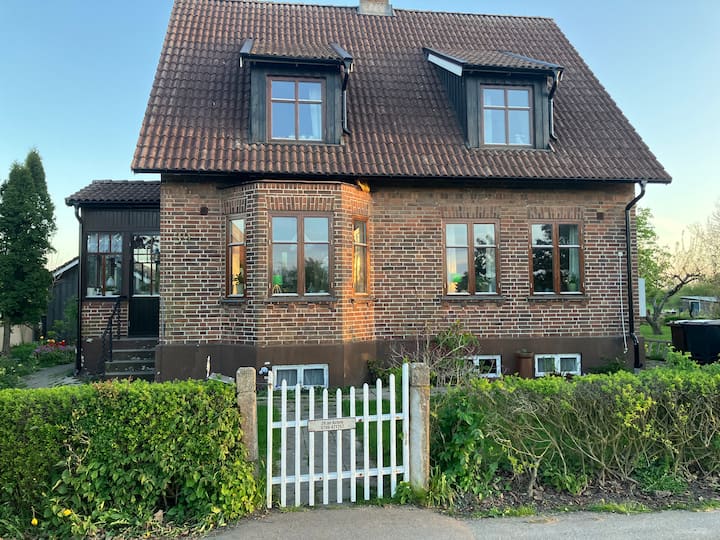39:an Airbnb
Hel Villa På Ven (9 Sängar) - Landskrona