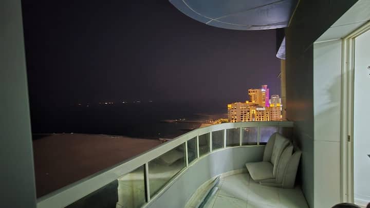 Elegant Seaview Room + Balcony - Ajman
