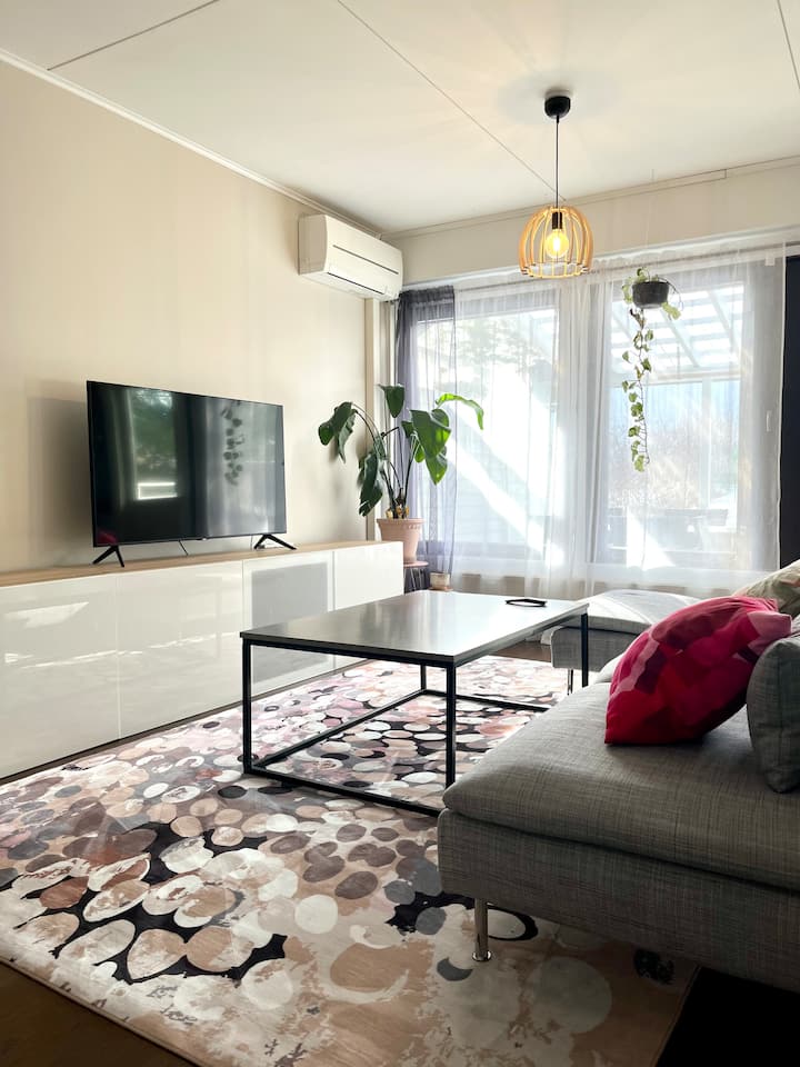 Saunallinen Kolmio Kahdella Autopaikalla - Jyväskylä