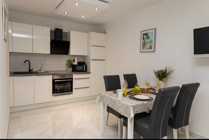 Luksuzni Apartman Za 4 Osobe - Sutivan