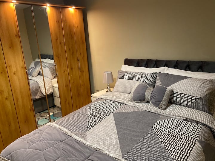 Spacious Comfort Near Nature – Free Parking - Beckenham