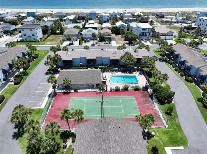 2br. Pets Welcome 1 King 1 Queen Sleeper Sofaqueen - Amelia Island, FL