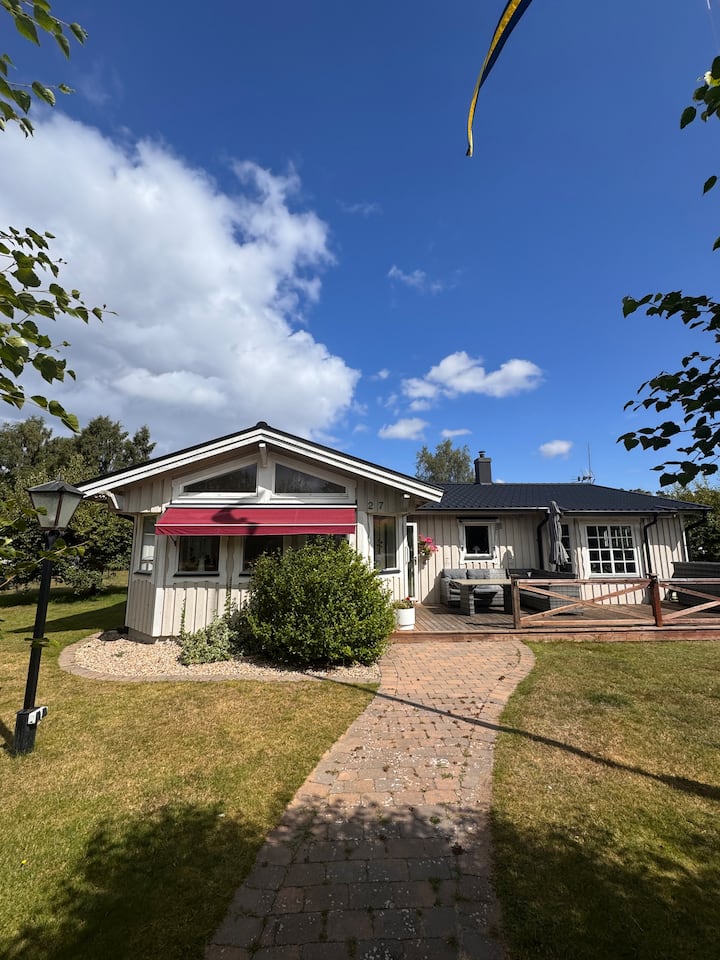 Familjevänlig Stuga Nära Havet - Mellbystrand