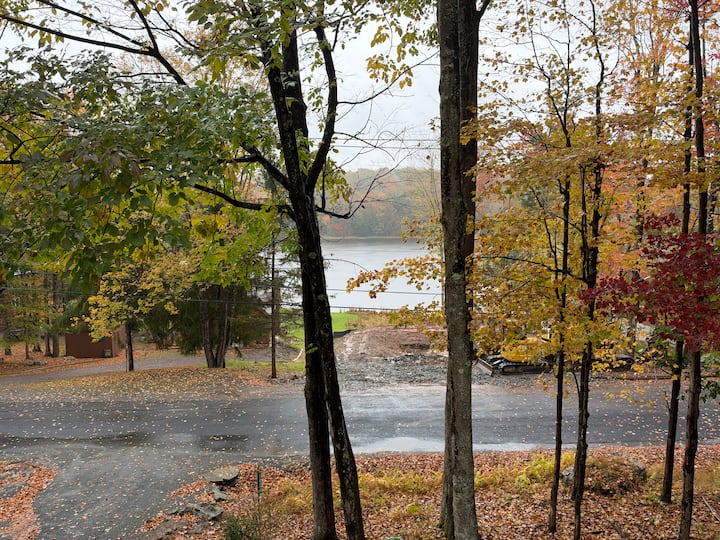 Chalet At Beaver Lake View/firepit/pools/games - Lake Wallenpaupack, PA