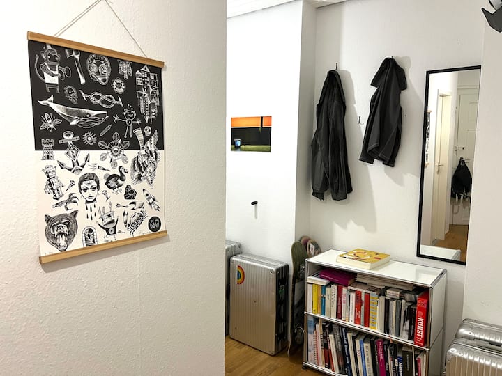 2 1/2 Room Apartment With Lots Of Art And Books - ミュンヘン