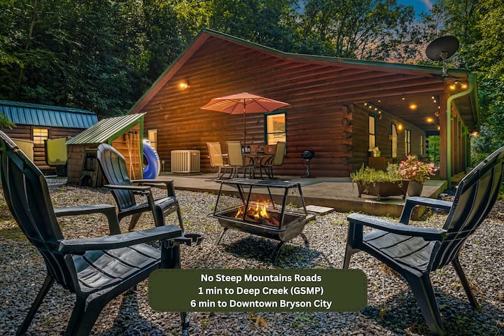 Paved Access | 1 Min To Gsmnp | Hottub & Firepit - Bryson City, NC
