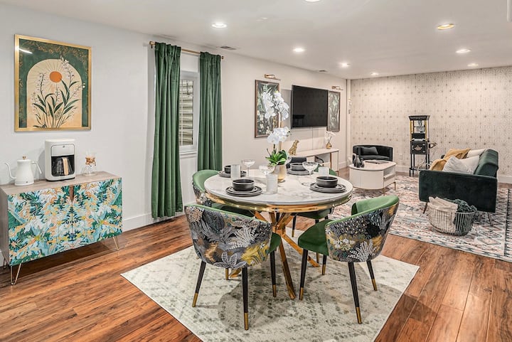 Speakeasy Luxe Suite With Heated Floors, Game Room - Westminster, CO