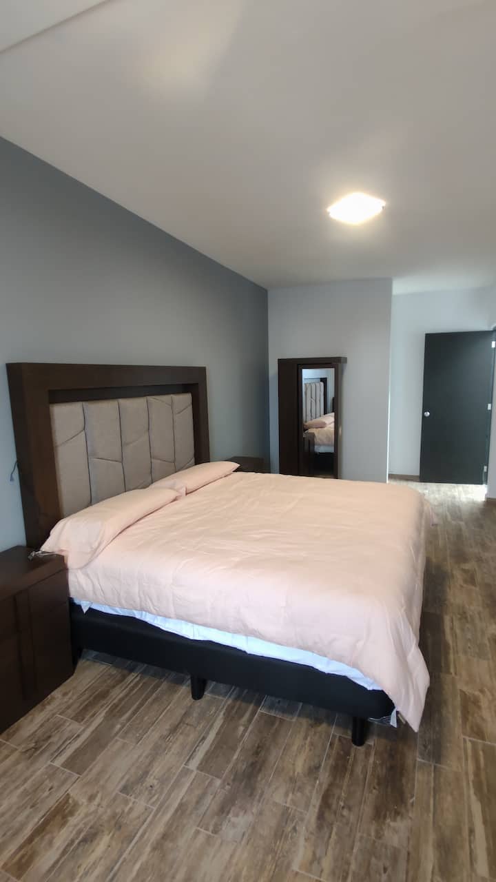 Amplia Casa Para Ti Y Tu Familia - San Luis Potosí