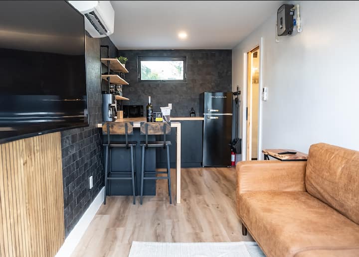 Boxhaus Modern Tiny Home In The Heart Of Wpb - The Bahamas